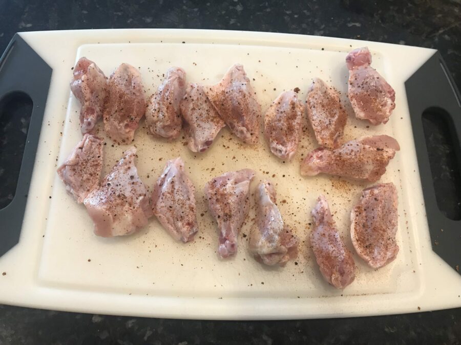 How to Cook Chicken Wings W/ Cow Lick on the Big Green Egg (Kamado ...